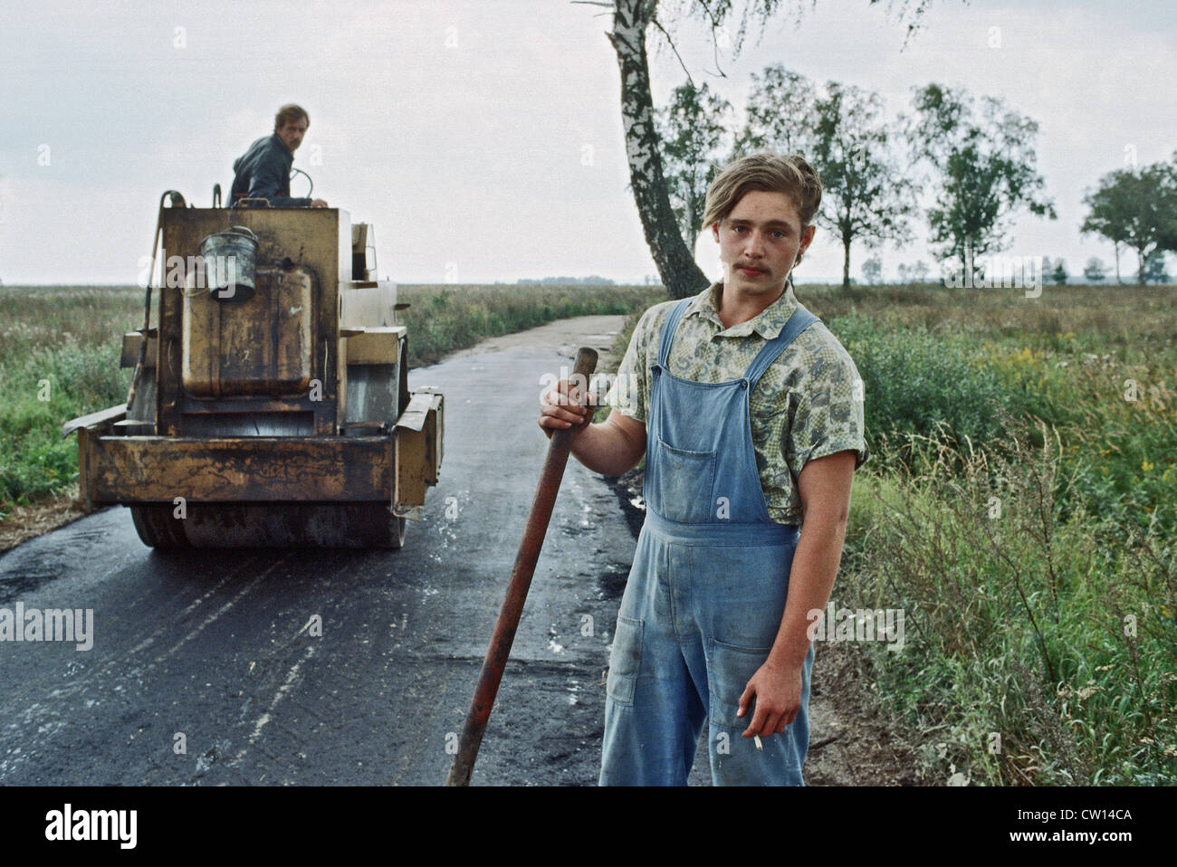 Russia construction workers hi-res stock photography and images - Alamy