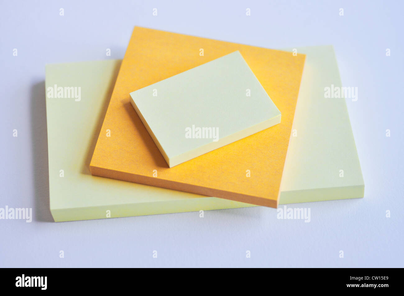 Yellow post-it notes Stock Photo - Alamy