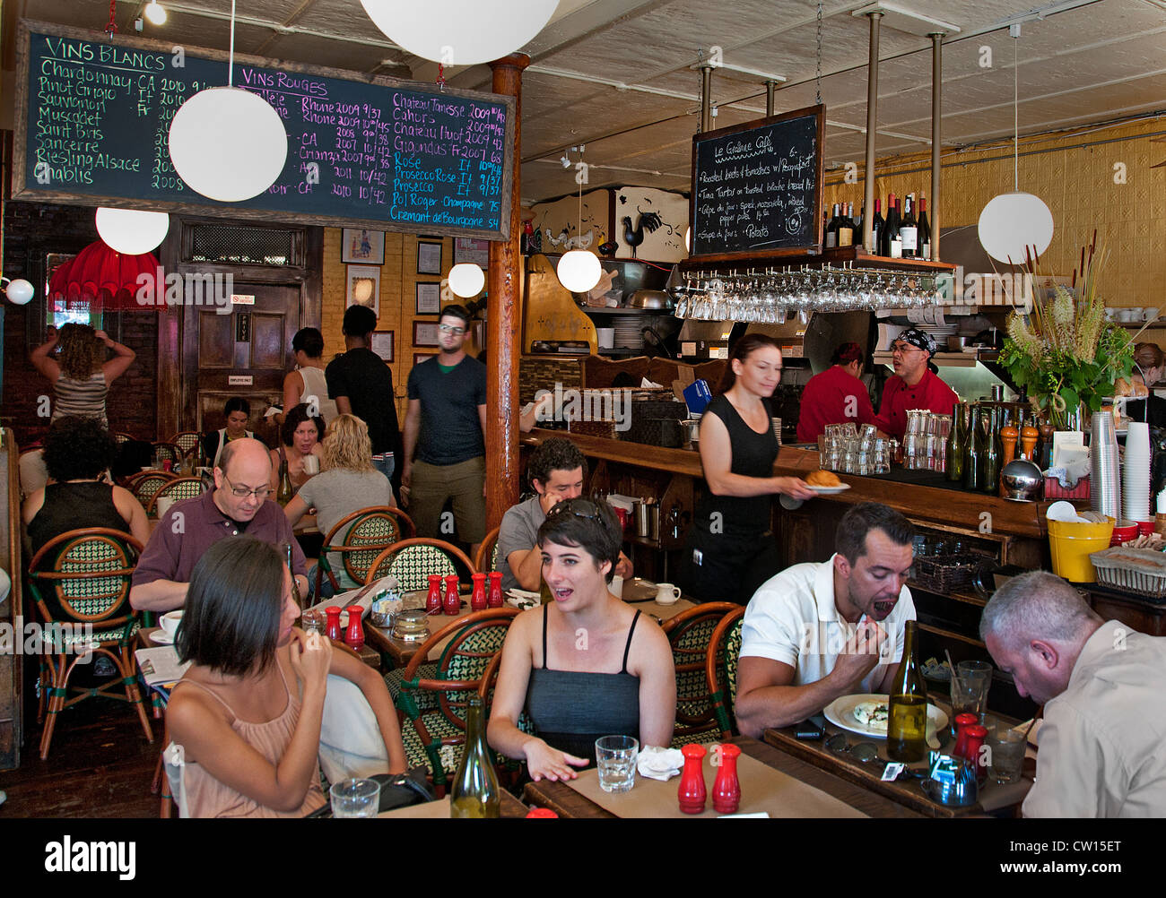 French cafe hi-res stock photography and images - Alamy