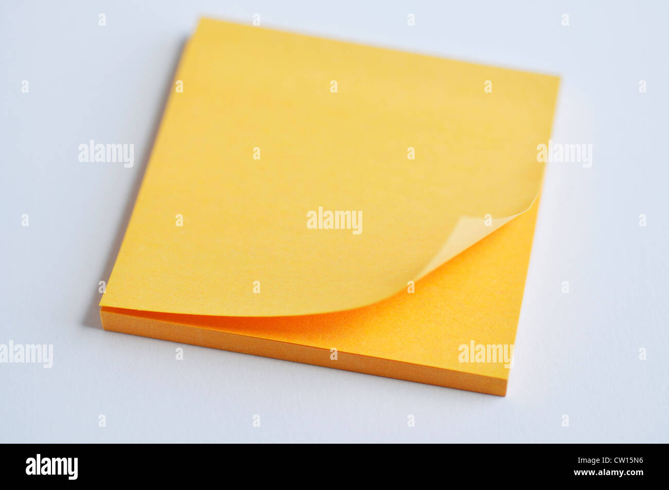 Yellow post-it notes Stock Photo - Alamy