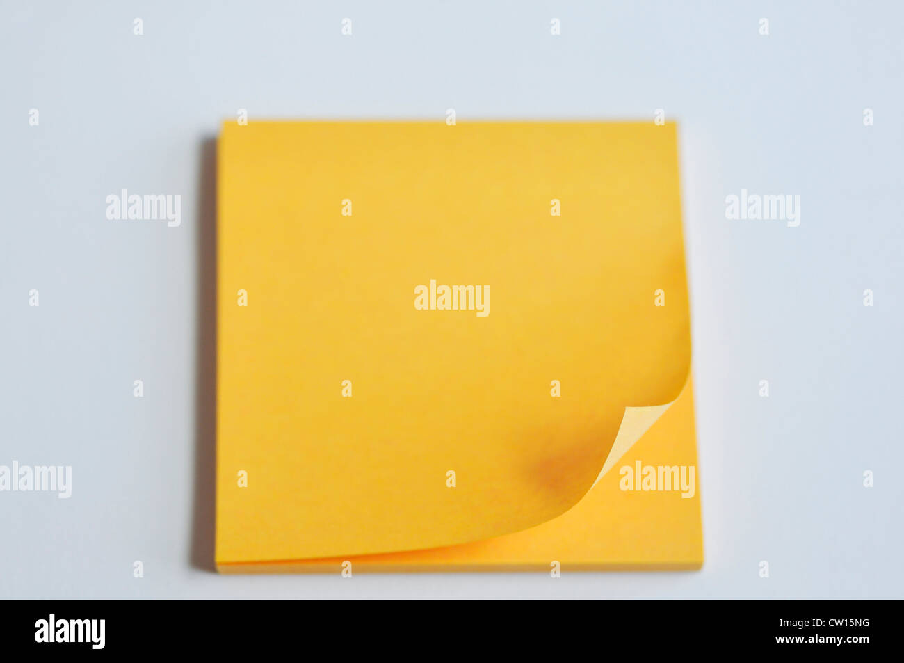 Yellow post-it notes Stock Photo - Alamy