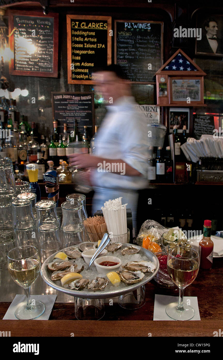 PJ Clarke's 3rd Avenue 55th Midtown Center Bar Pub Cafe Manhattan New ...