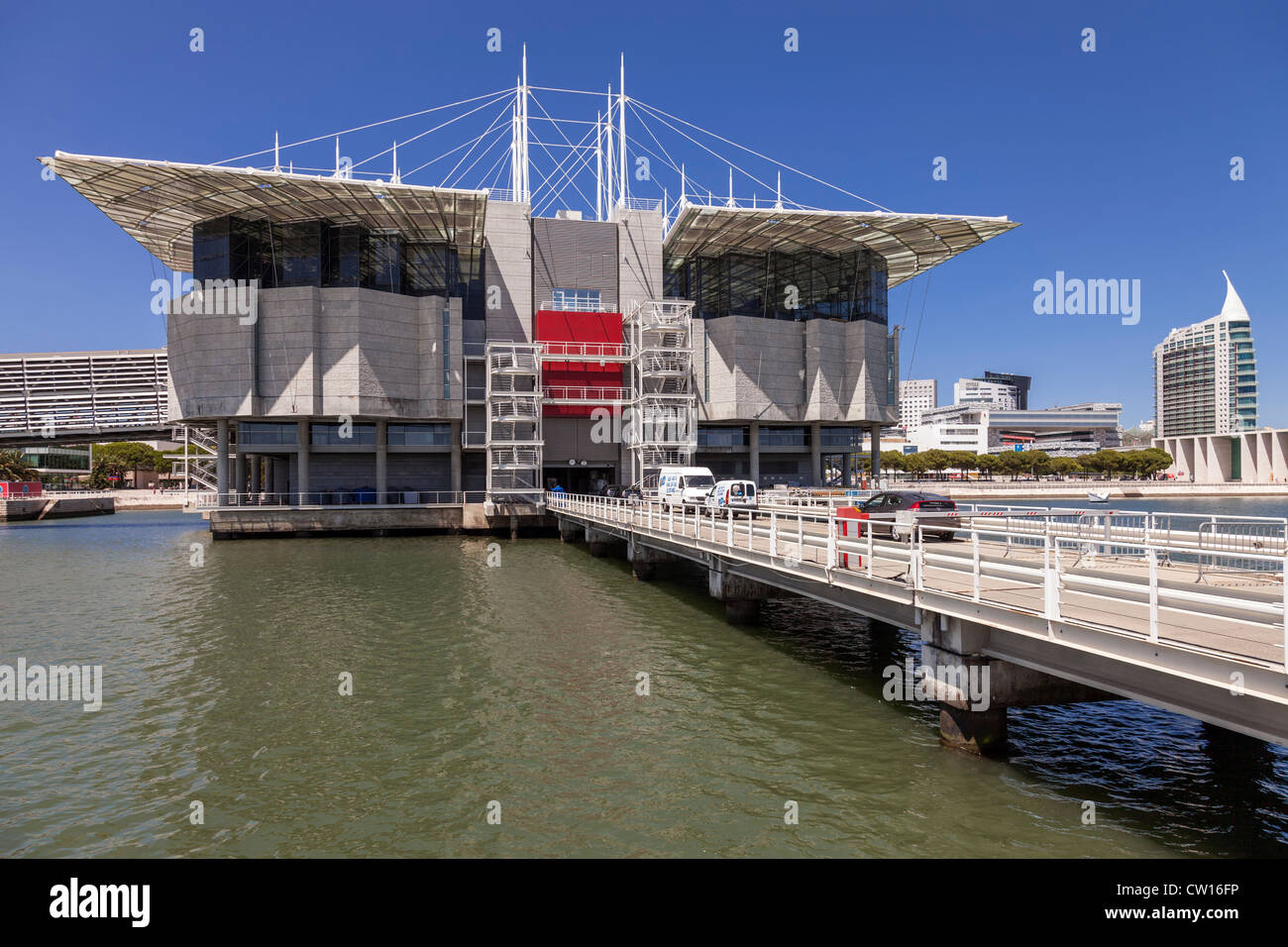 Lisbon Oceanarium, the second largest oceanarium in the world and the ...