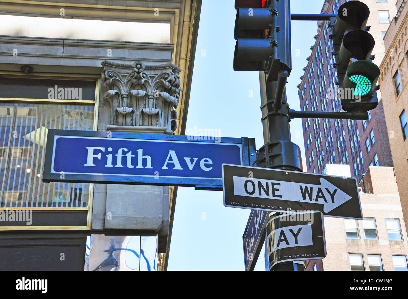 Fifth ave sign, New York, USA Stock Photo - Alamy