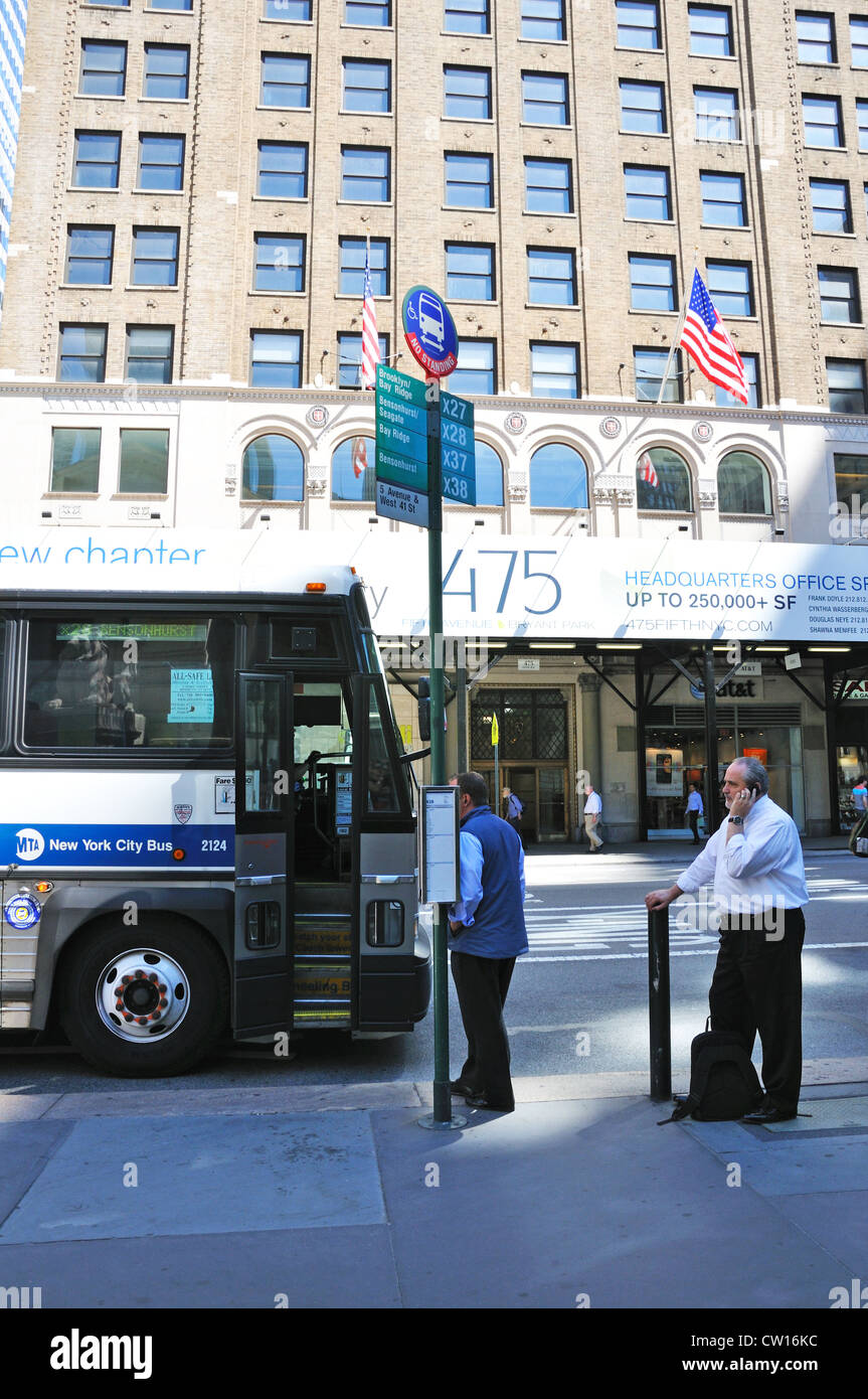 New York City bus stop, 5th Avenue, Manhattan, NYC, USA Stock Photo - Alamy