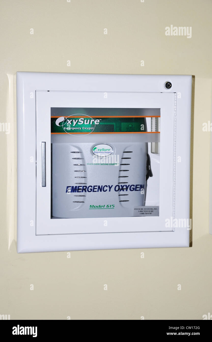 Public emergency oxygen system - First Aid Portable Oxygen unit Stock ...