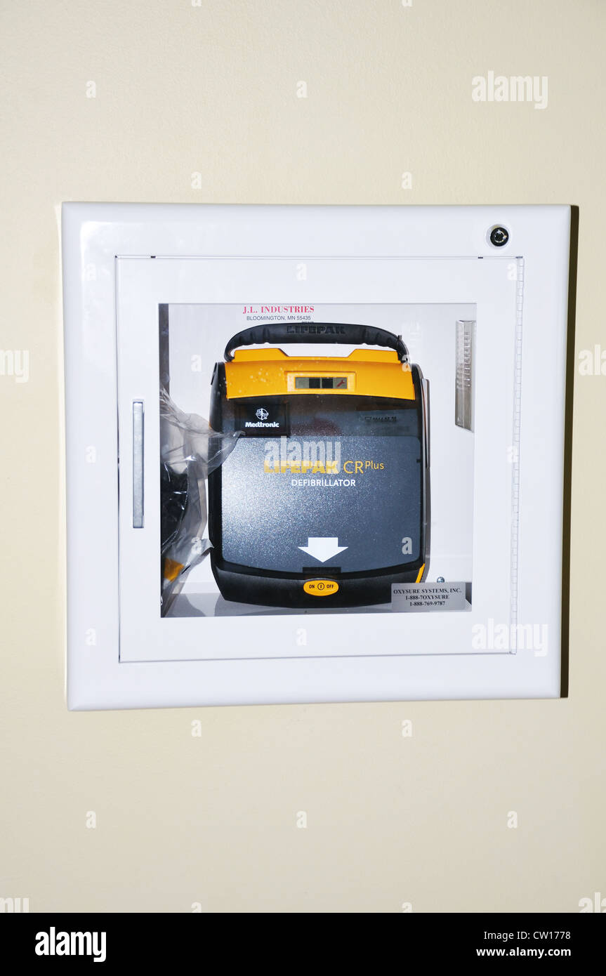 Public defibrillator system - First Aid Portable unit Stock Photo - Alamy