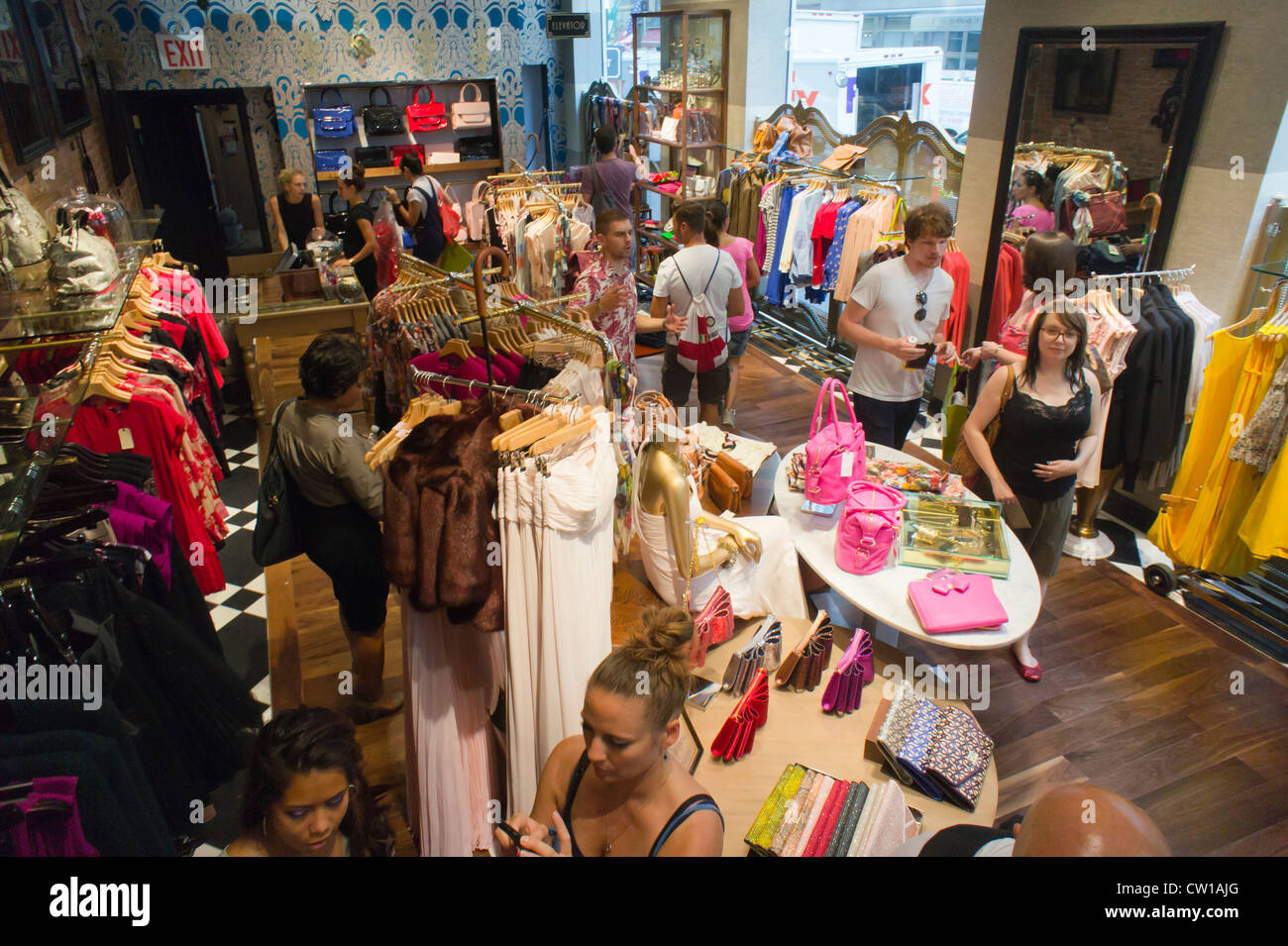 Clothing crowded clothes hi-res stock photography and images - Alamy