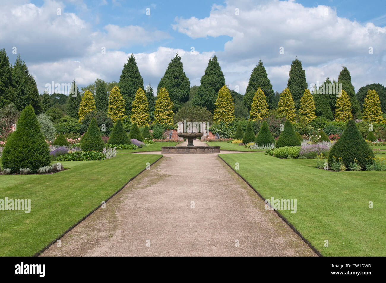 Formal Gardens at Newstead Abbey, Nottingham, England, UK Stock Photo ...