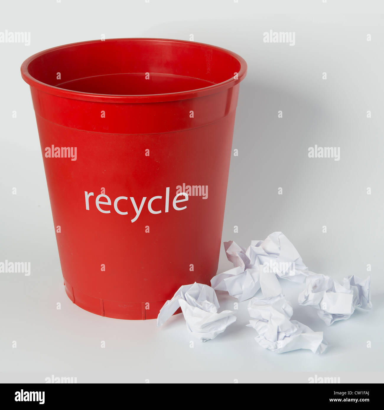 Recycle bin office hi-res stock photography and images - Alamy