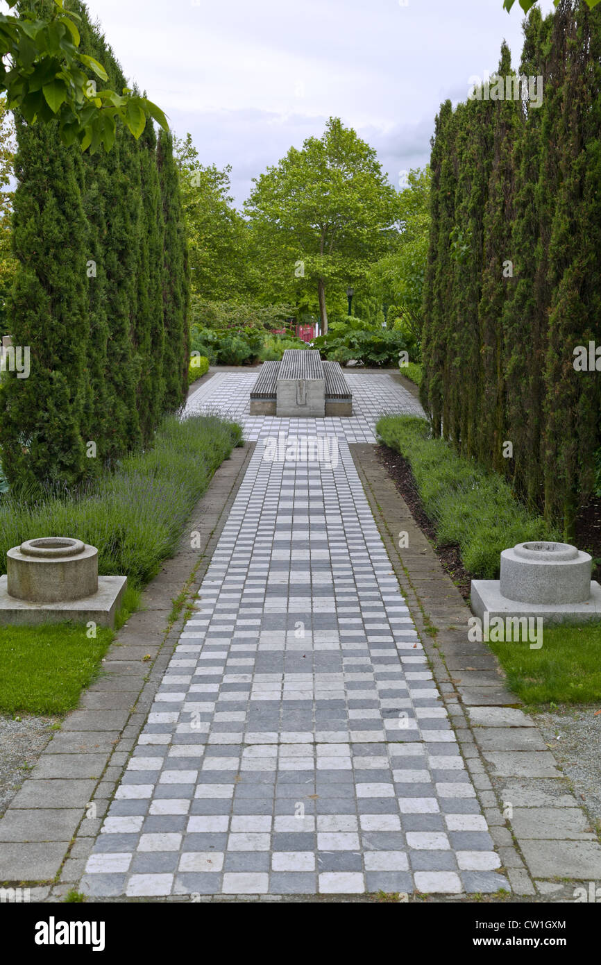Tile pathway hi-res stock photography and images - Alamy