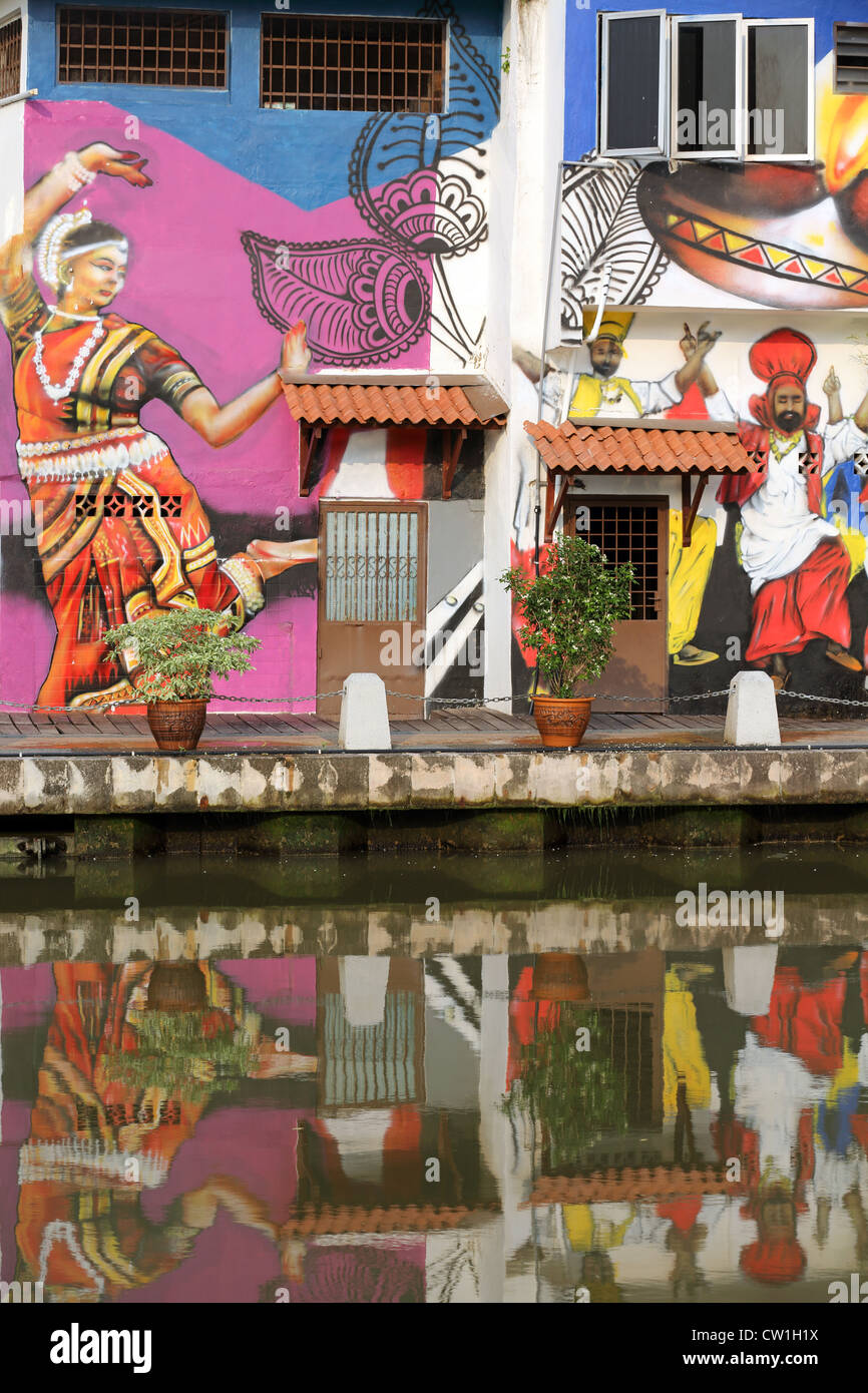 Colorful murals riverside on the Melaka River in Melaka Stock Photo - Alamy