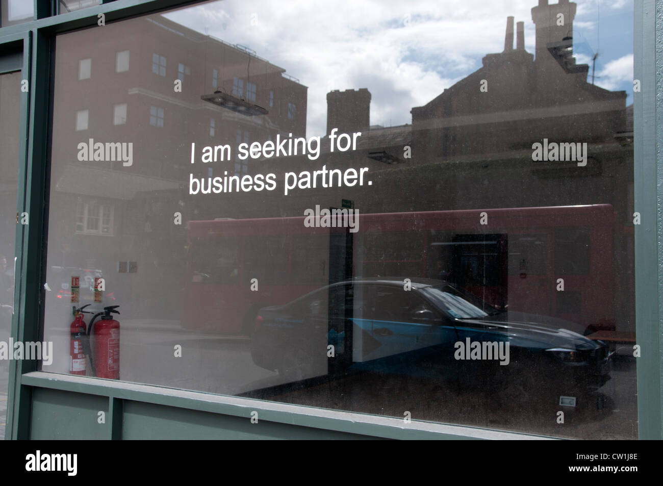 Empty shop hi-res stock photography and images - Alamy