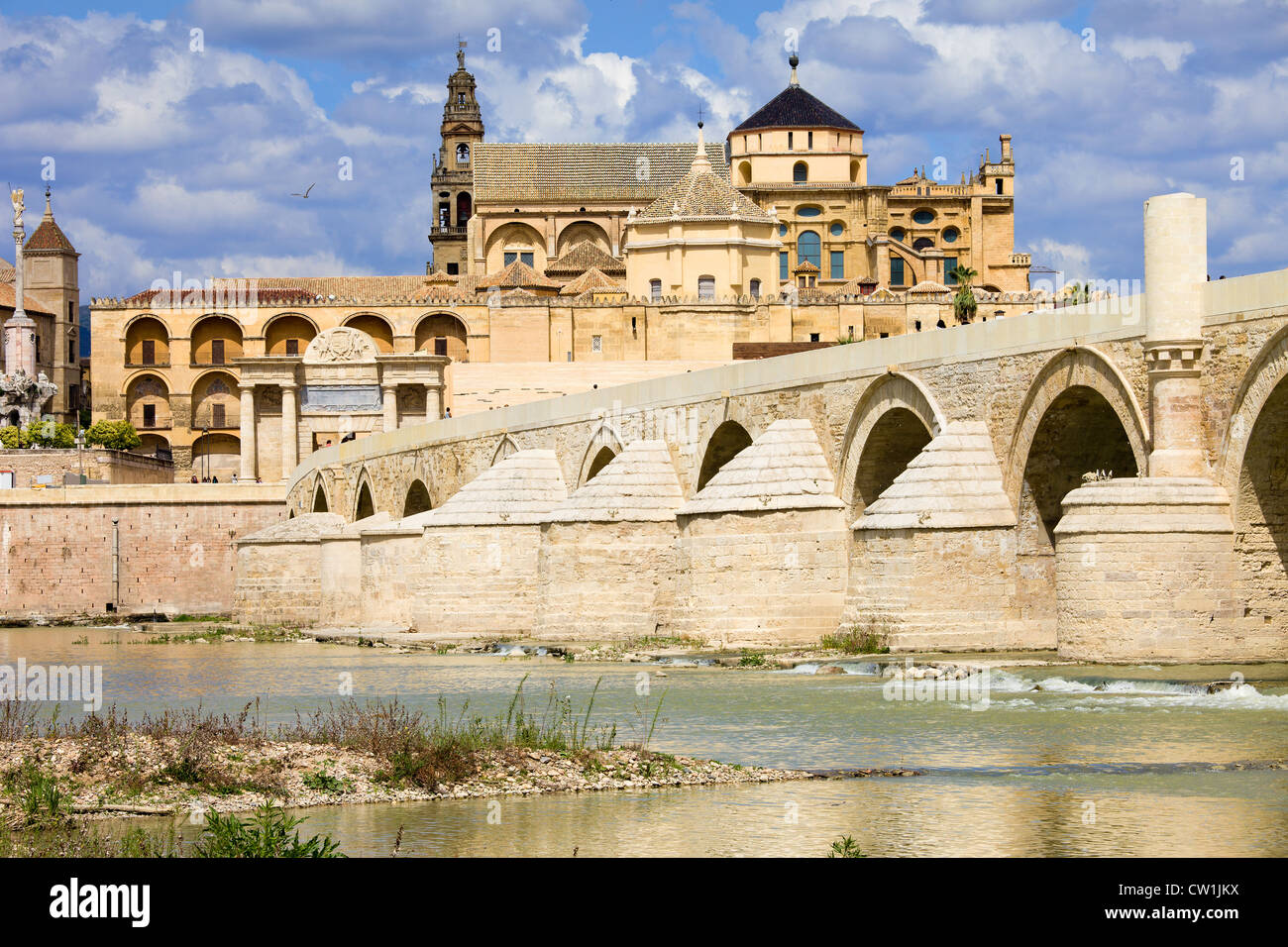 The Great Mosque (Spanish: La Mezquita) and Cathedral, Roman Bridge on ...