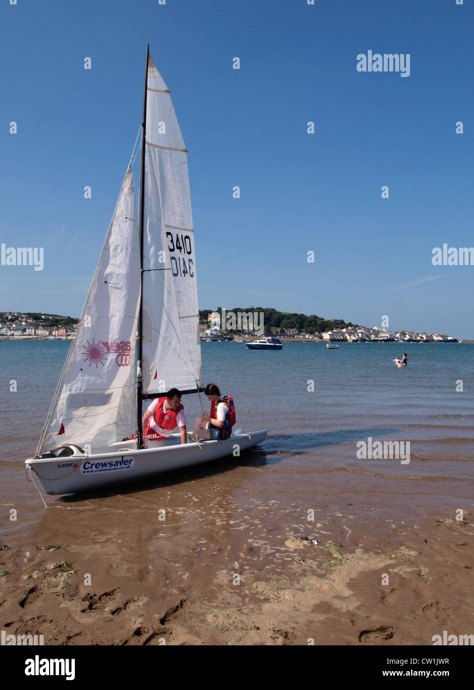 Small sailboat lesson hi-res stock photography and images - Alamy