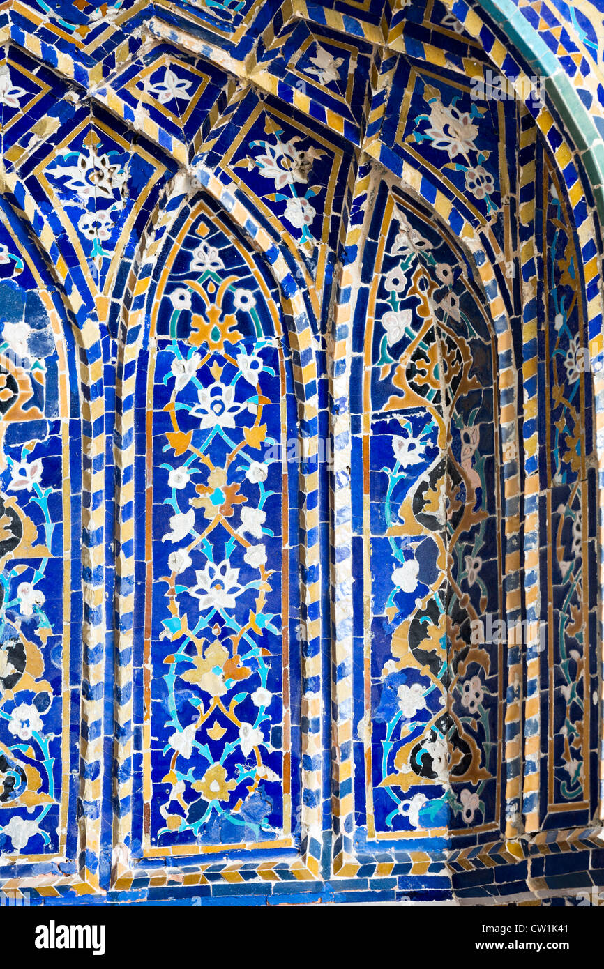Tile mosaic mihrab hi-res stock photography and images - Alamy