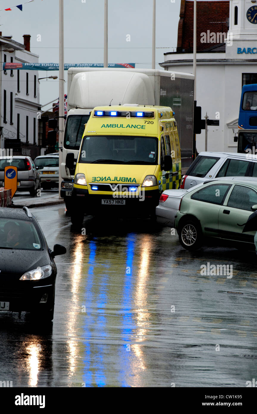 Ambulance call centre hi-res stock photography and images - Alamy