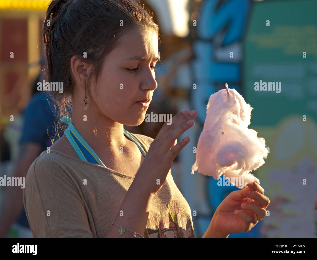 Candy floss girl hi-res stock photography and images - Alamy