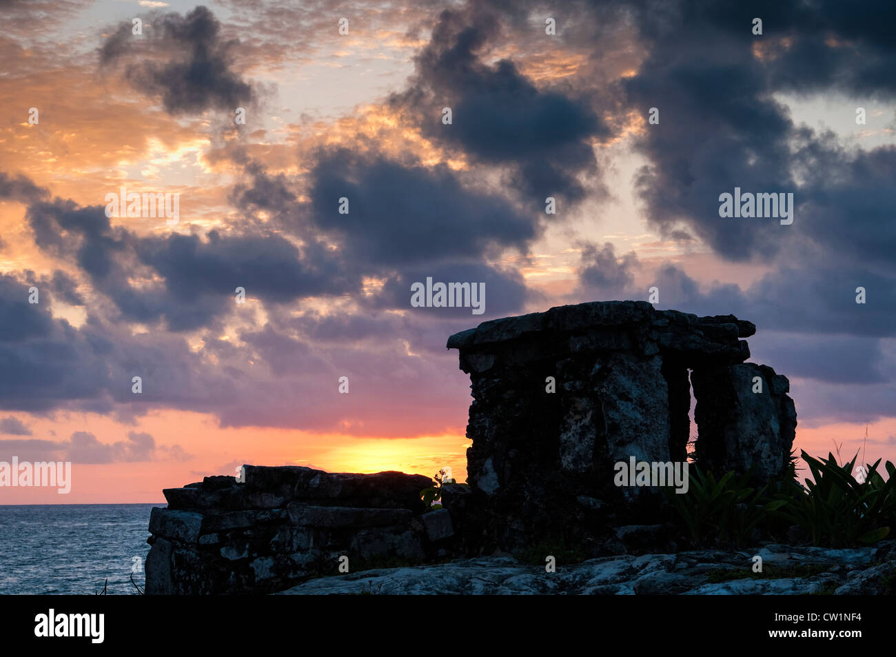 Sunrise, Templo del Dios Viento, Temple of the Wind, Tulum Maya ...