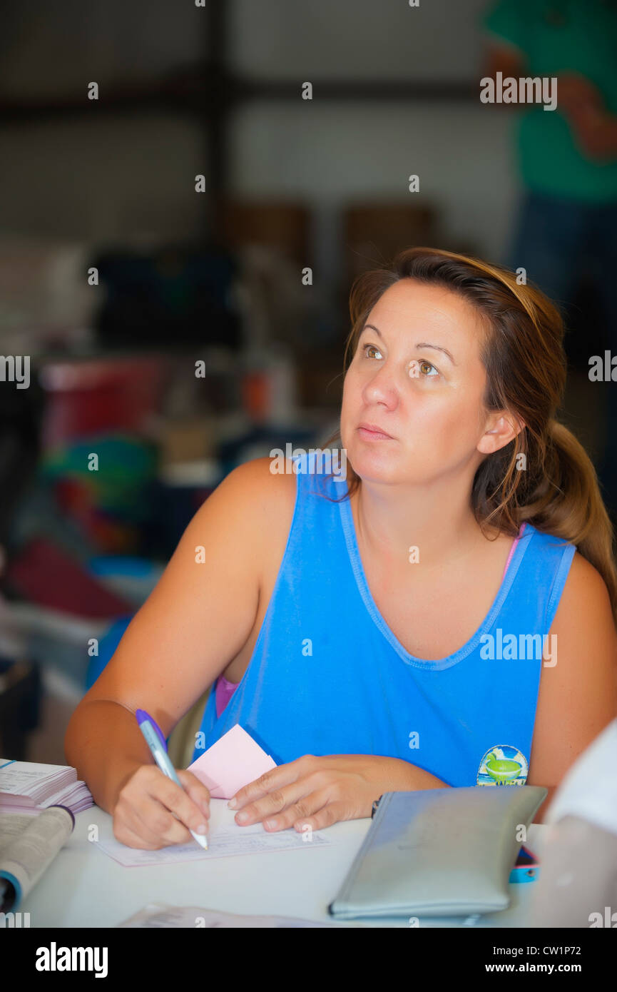 Women filling out form hi-res stock photography and images - Alamy