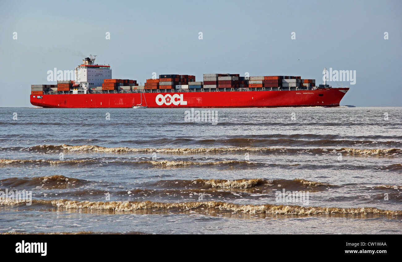 Oocl container vessel hi-res stock photography and images - Alamy