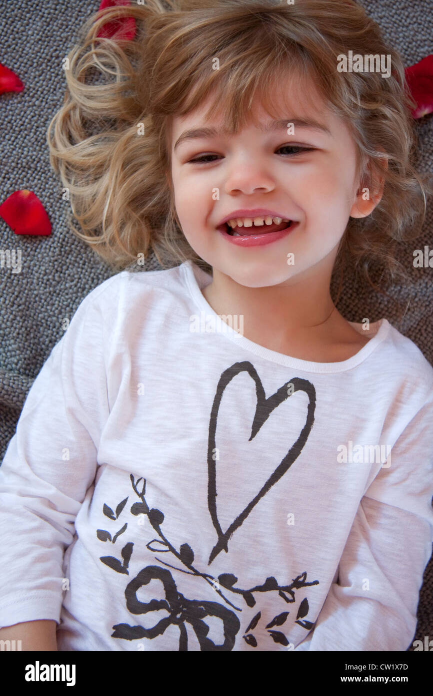 Pretty 4 year old girl hi-res stock photography and images - Alamy