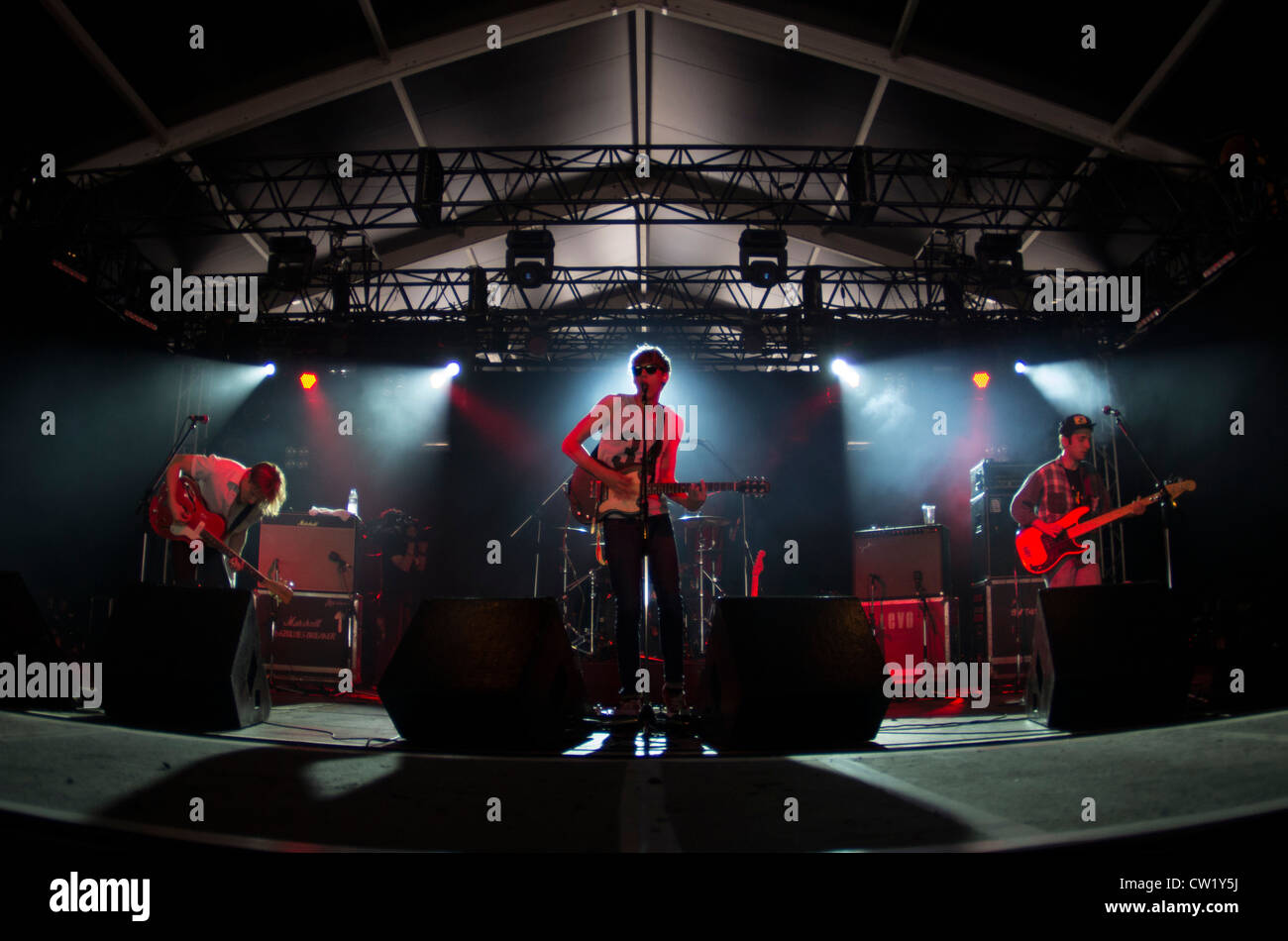 Vocalist And Guitarist High Resolution Stock Photography and Images - Alamy