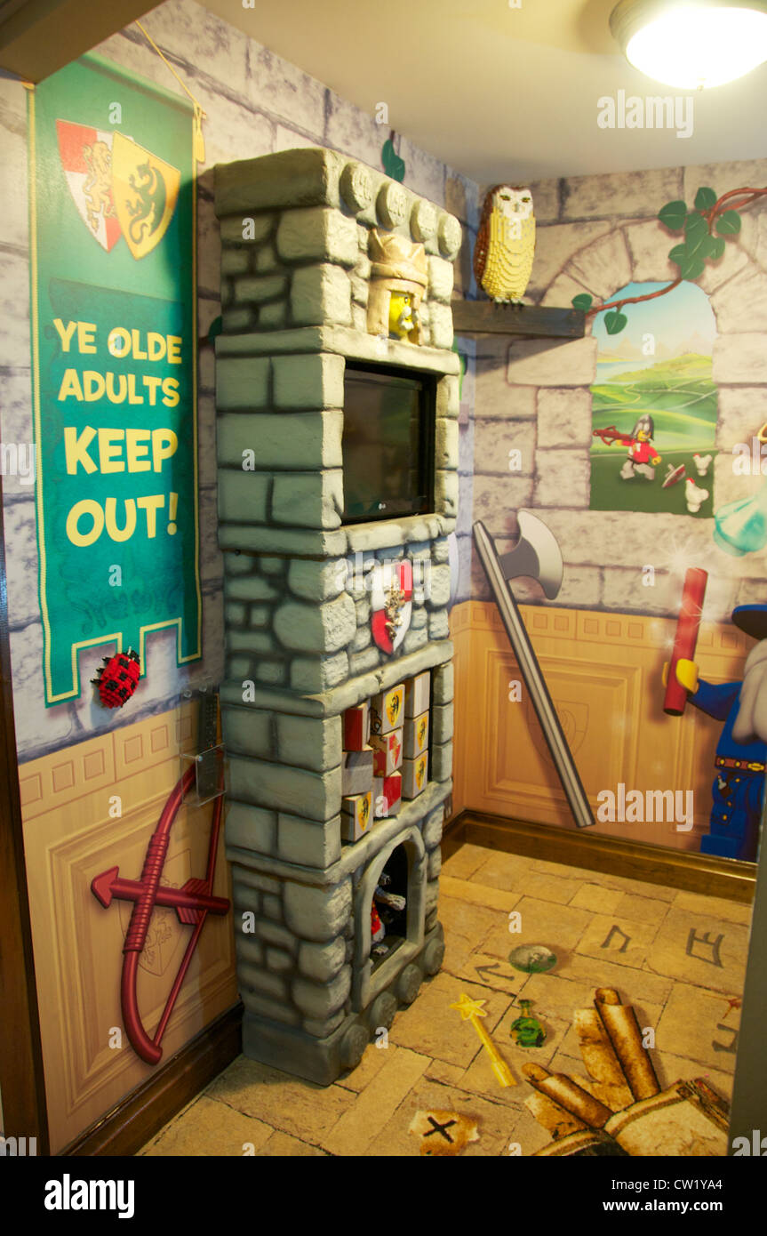 Kingdom Themed bedroom at Legoland Hotel, Windsor, England Stock Photo ...