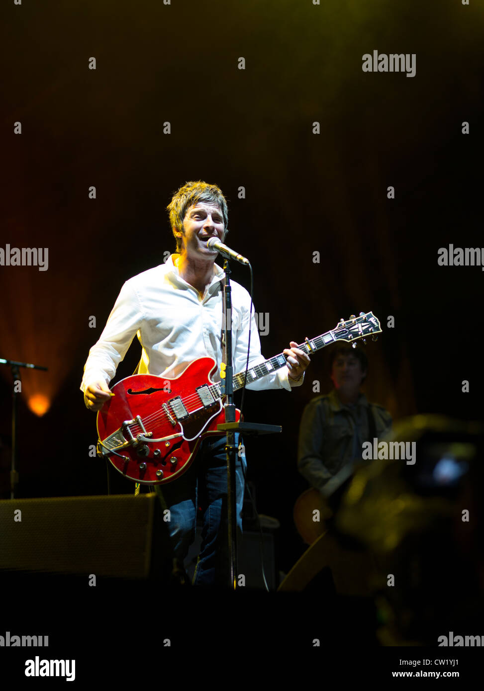 High flying birds hi-res stock photography and images - Alamy