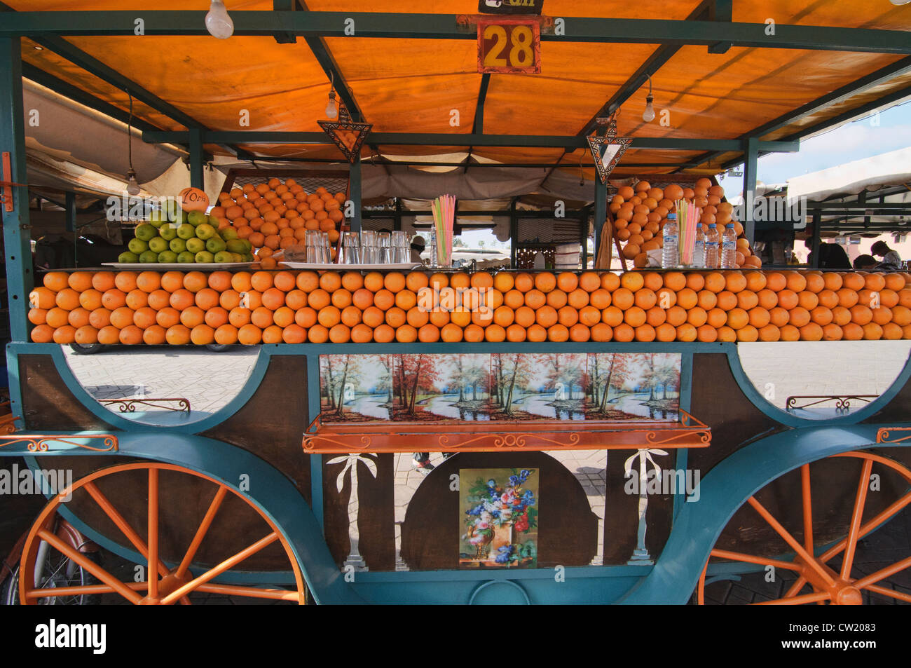 Orange fruit juice vendor hi-res stock photography and images - Alamy
