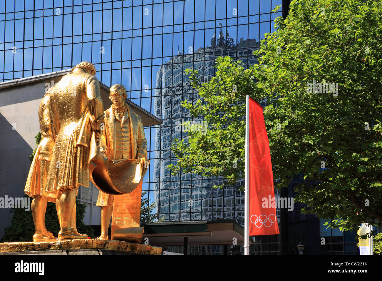 Golden boys birmingham statue hi-res stock photography and images - Alamy