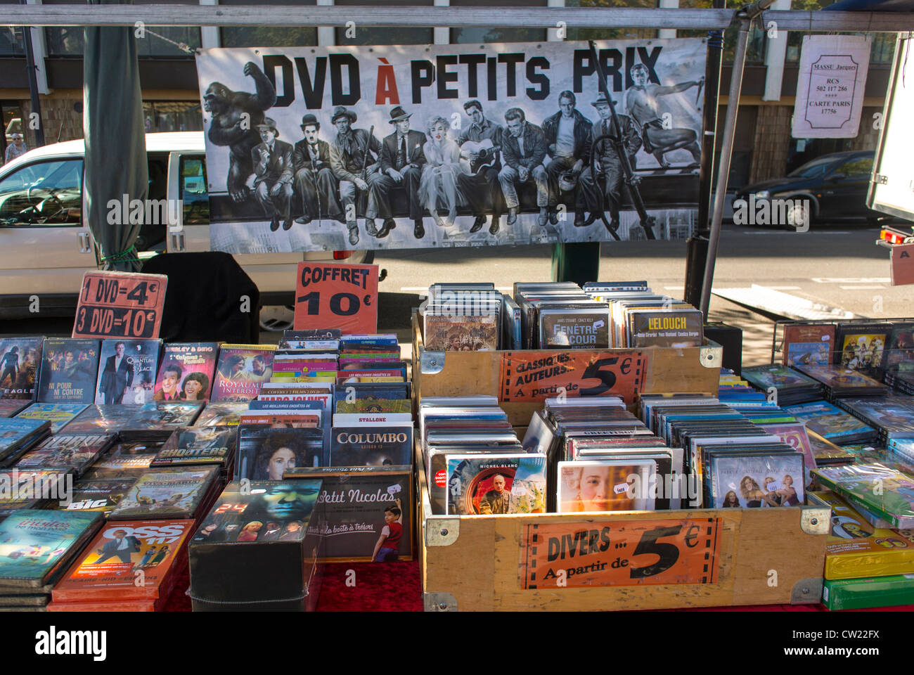 Dvds on display hi-res stock photography and images - Alamy