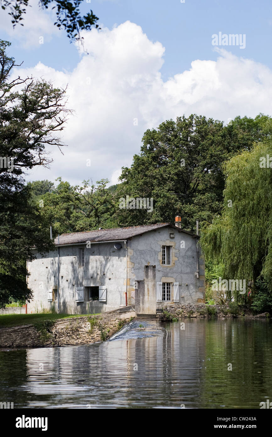 Water mill house hi-res stock photography and images - Alamy