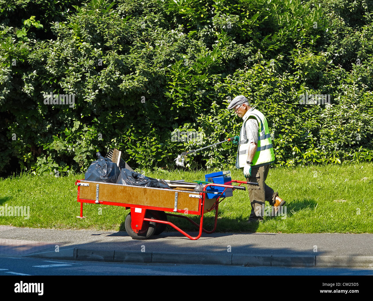 Litter picker hi-res stock photography and images - Alamy