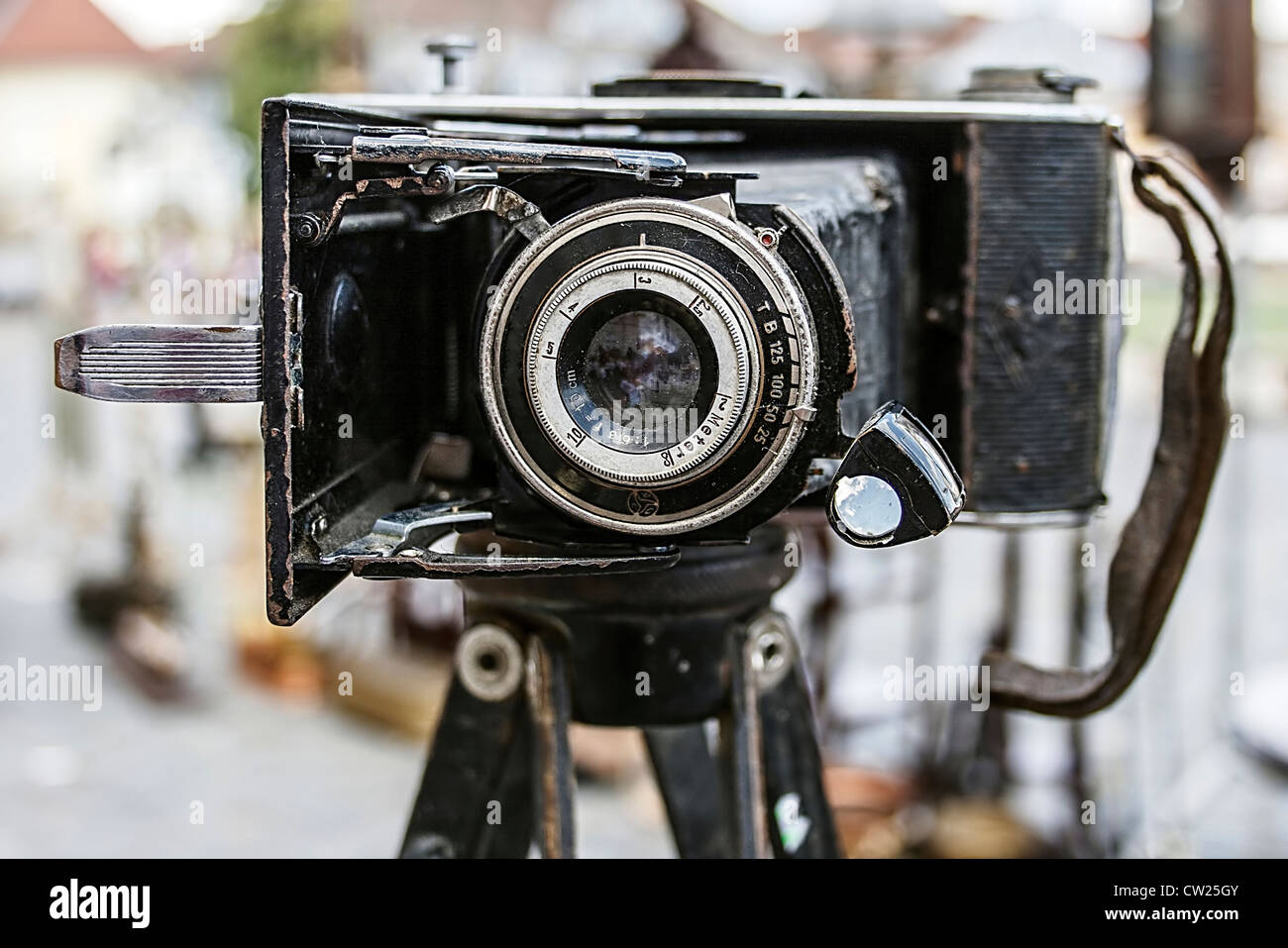 Old photo camera. Antiques Fair in Timisoara, Romania Stock Photo - Alamy
