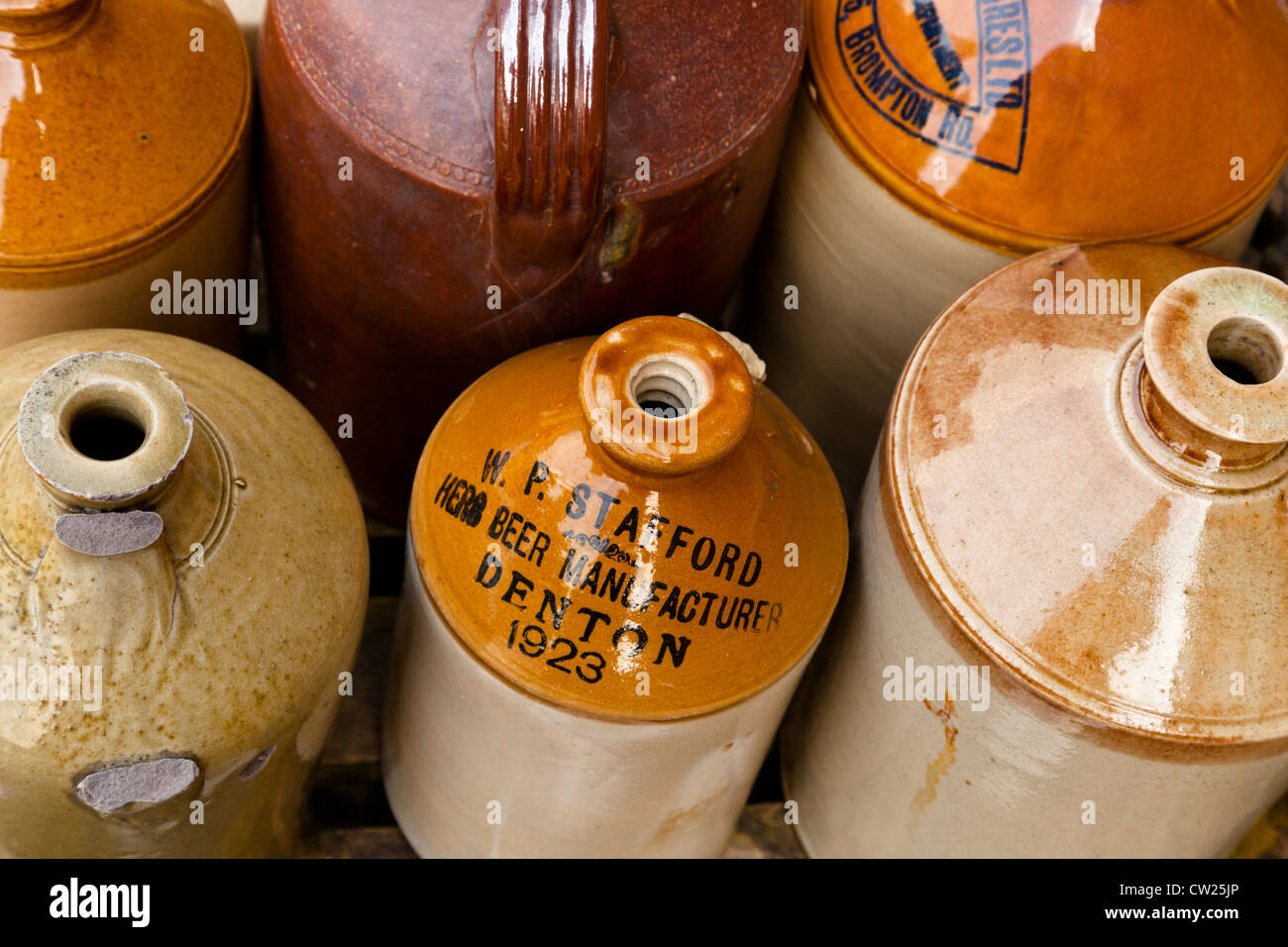 Flagons hi-res stock photography and images - Alamy