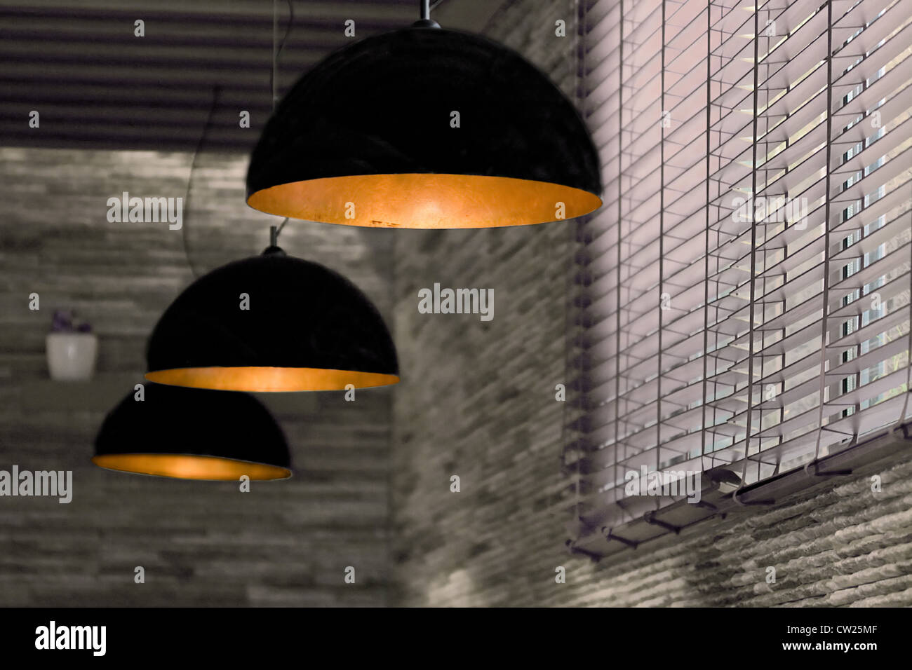 Arrangement of hanging lighting fixtures Stock Photo - Alamy