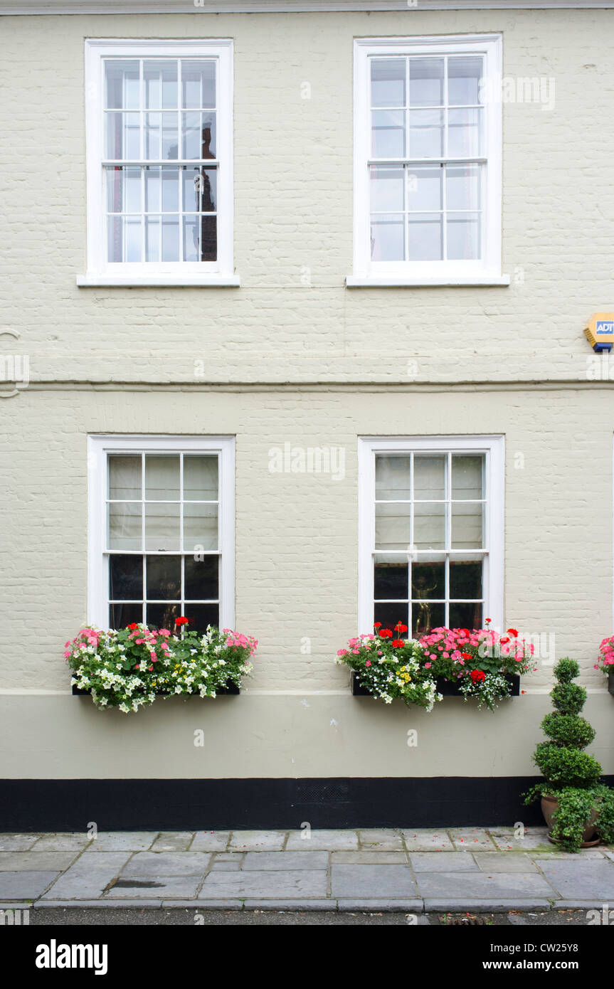 Window boxes hi-res stock photography and images - Alamy