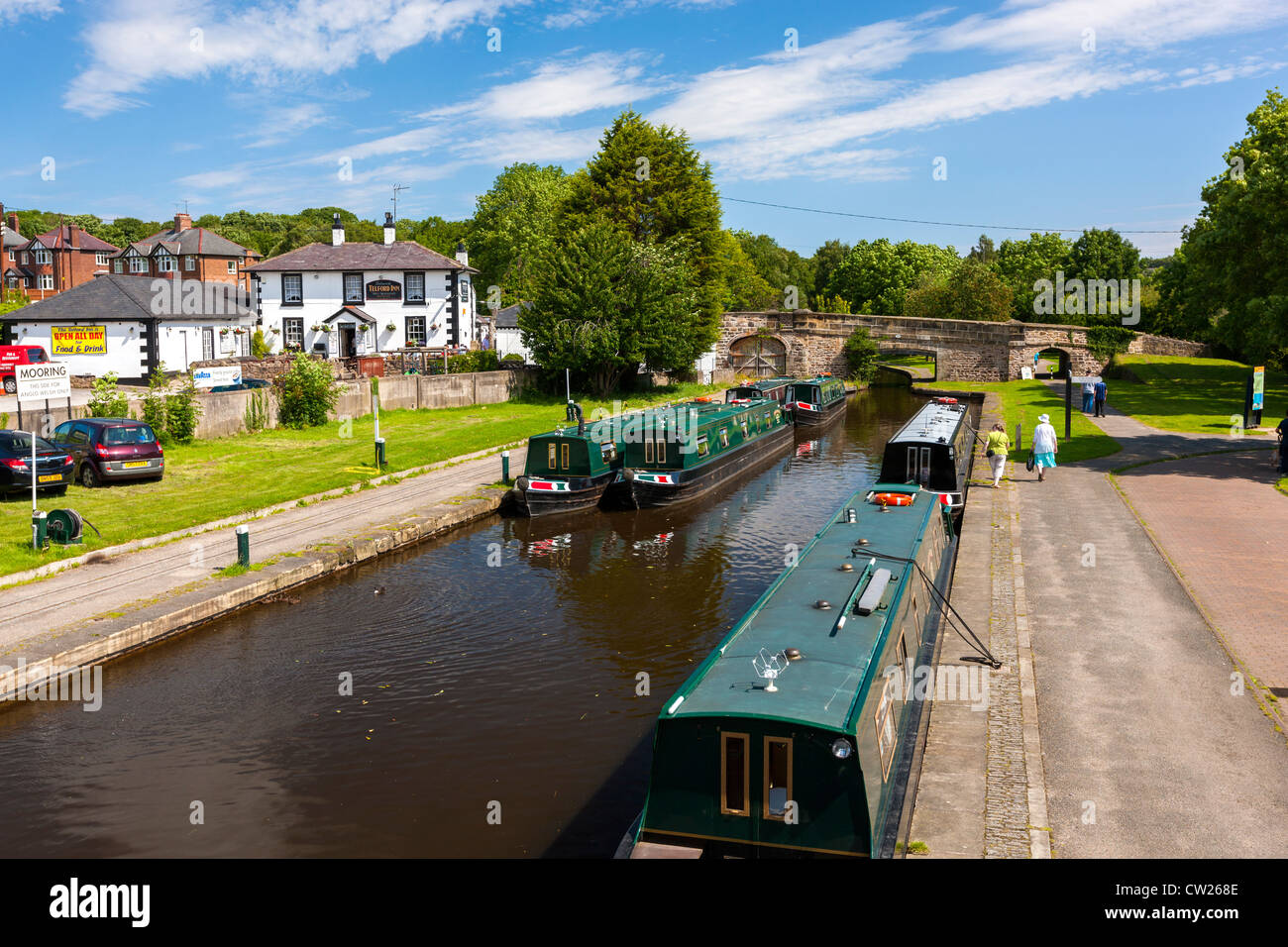 Llangollen canal aqueduct hi-res stock photography and images - Alamy