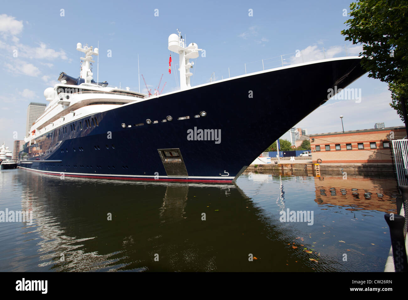 Paul allen yacht hi-res stock photography and images - Alamy