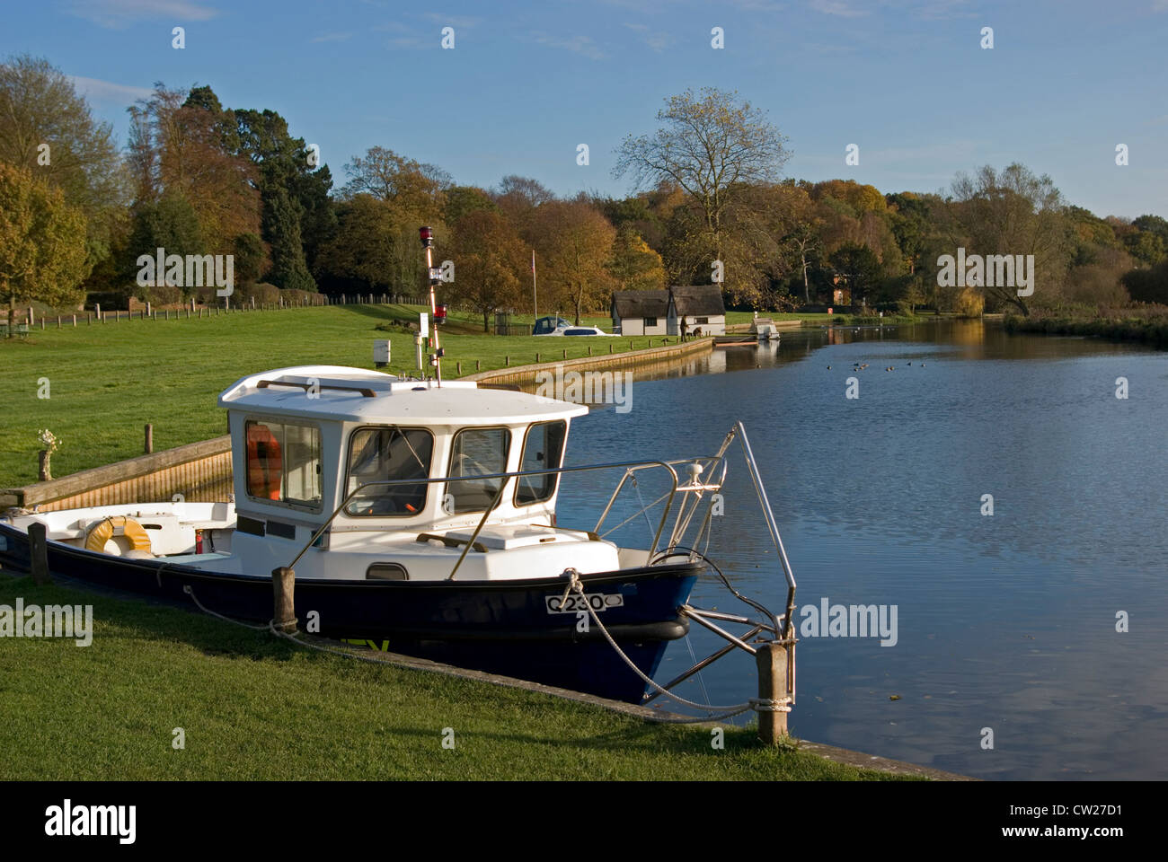 Autumn on along the River Bure at Coltishall part of the Norfolk Broads ...
