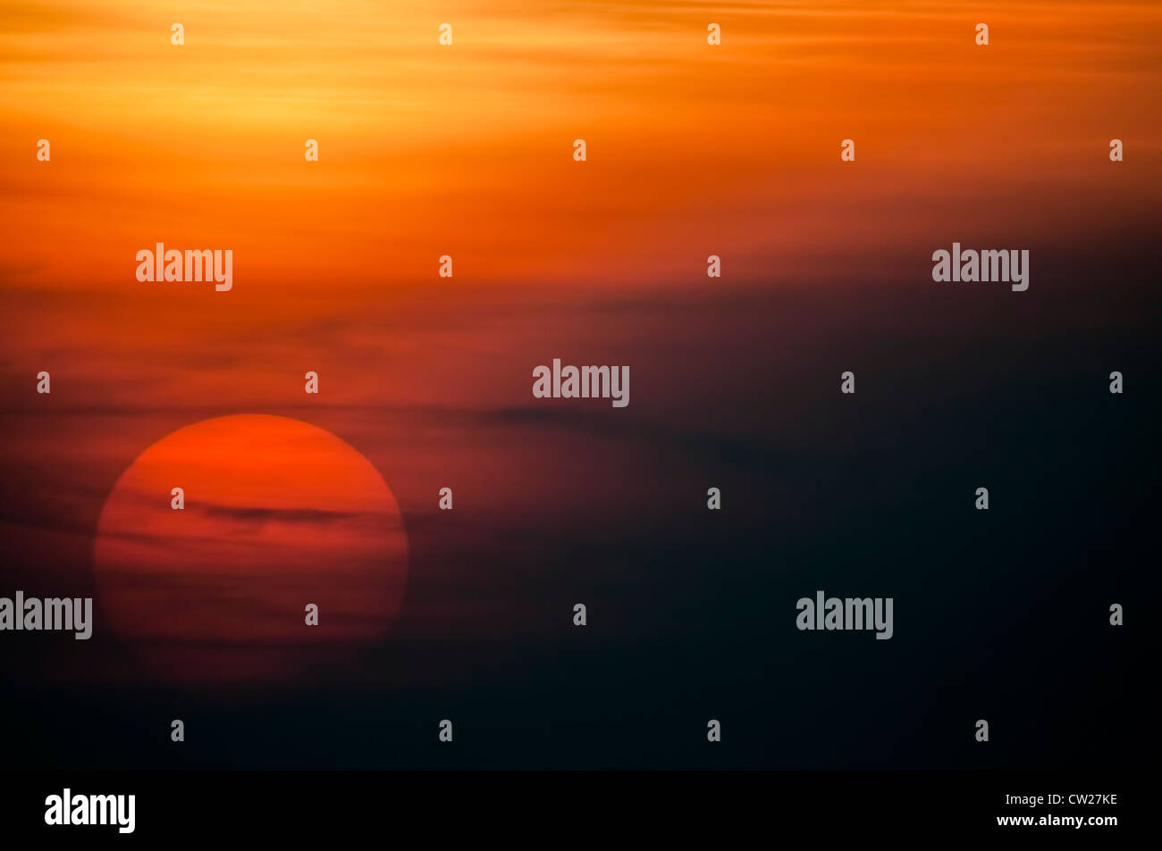 Cloud setting hi-res stock photography and images - Alamy