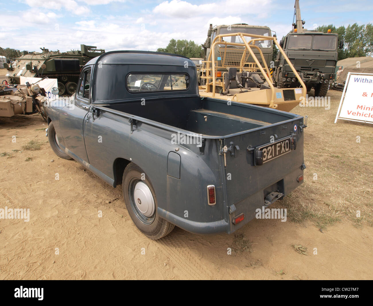 Standard vanguard phase 1a pick up hi-res stock photography and images ...