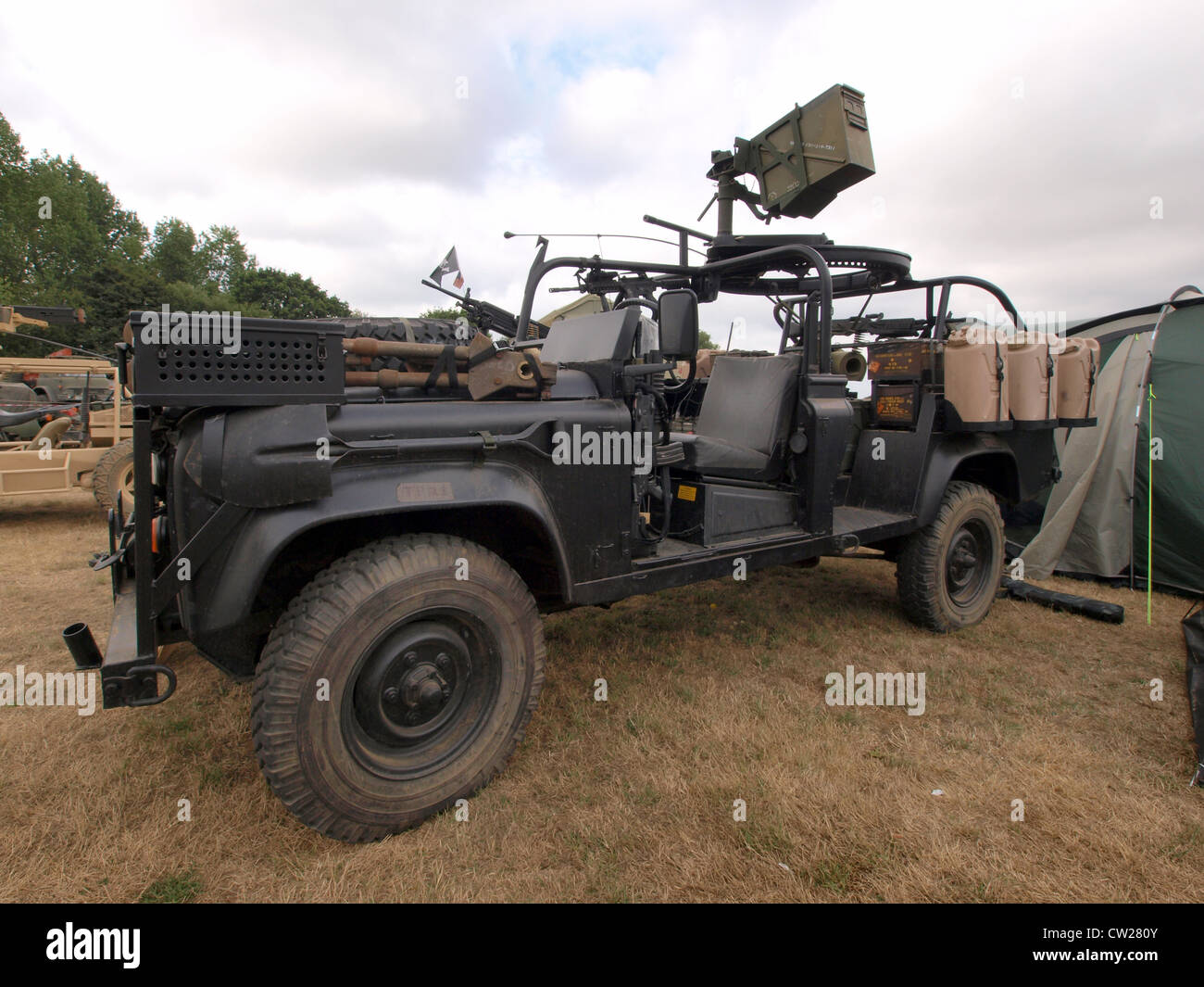 Tracked land rover hi-res stock photography and images - Alamy