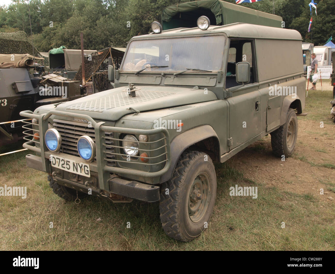 Modern land rover defender hi-res stock photography and images - Alamy