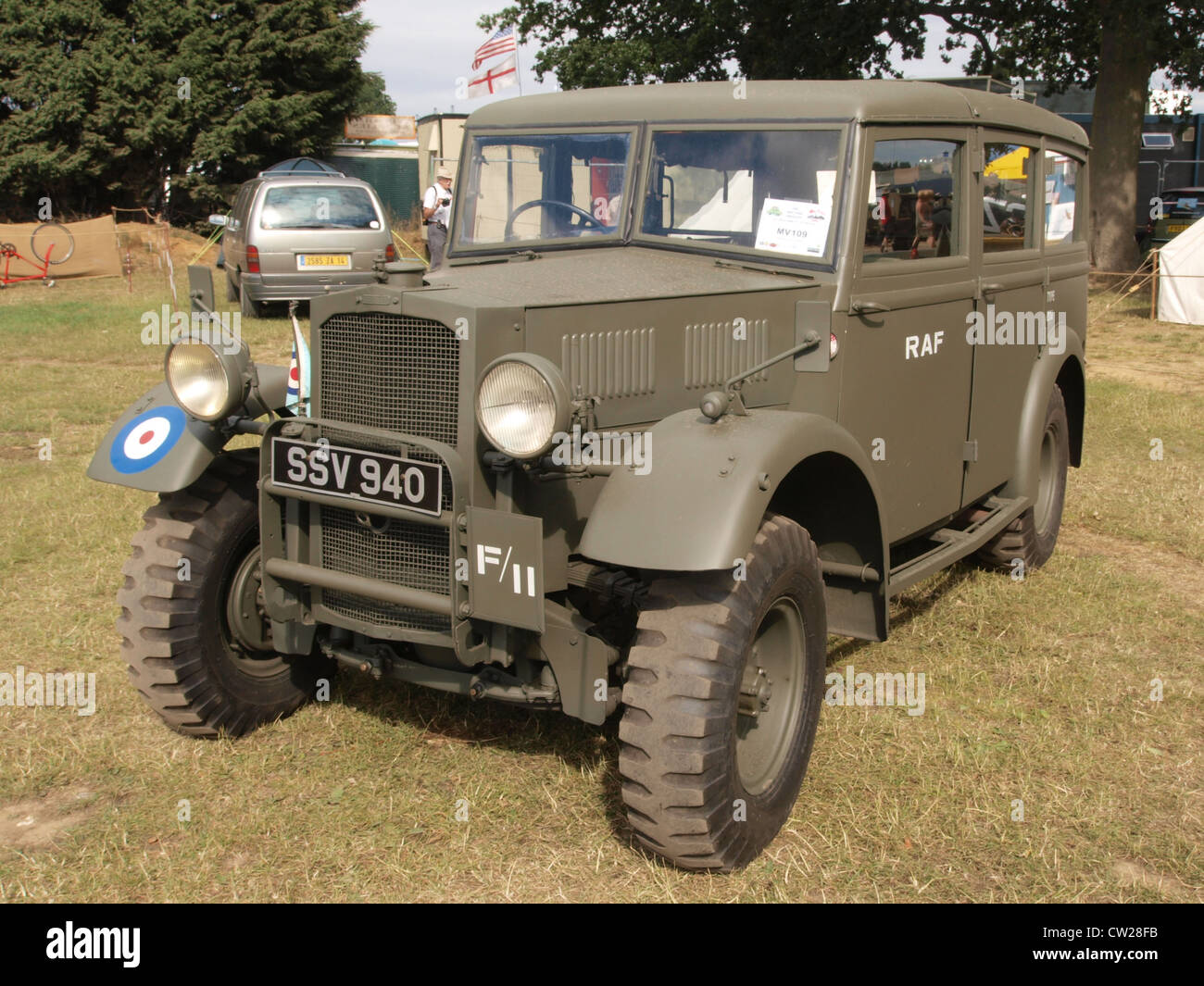 The 1942 Humber Heavy Utility is a British military vehicle used in ...