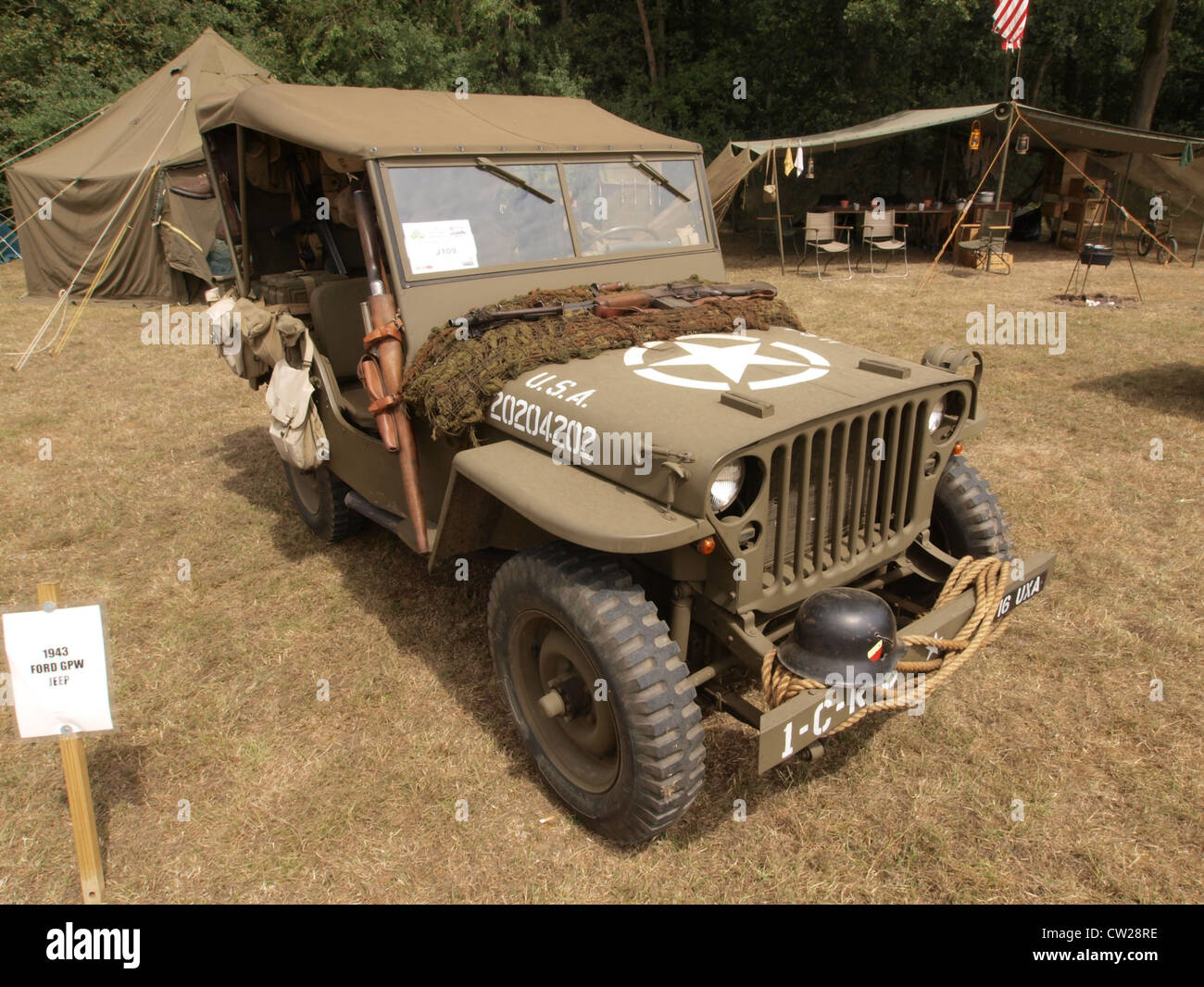 Light military utility vehicles hi-res stock photography and images - Alamy