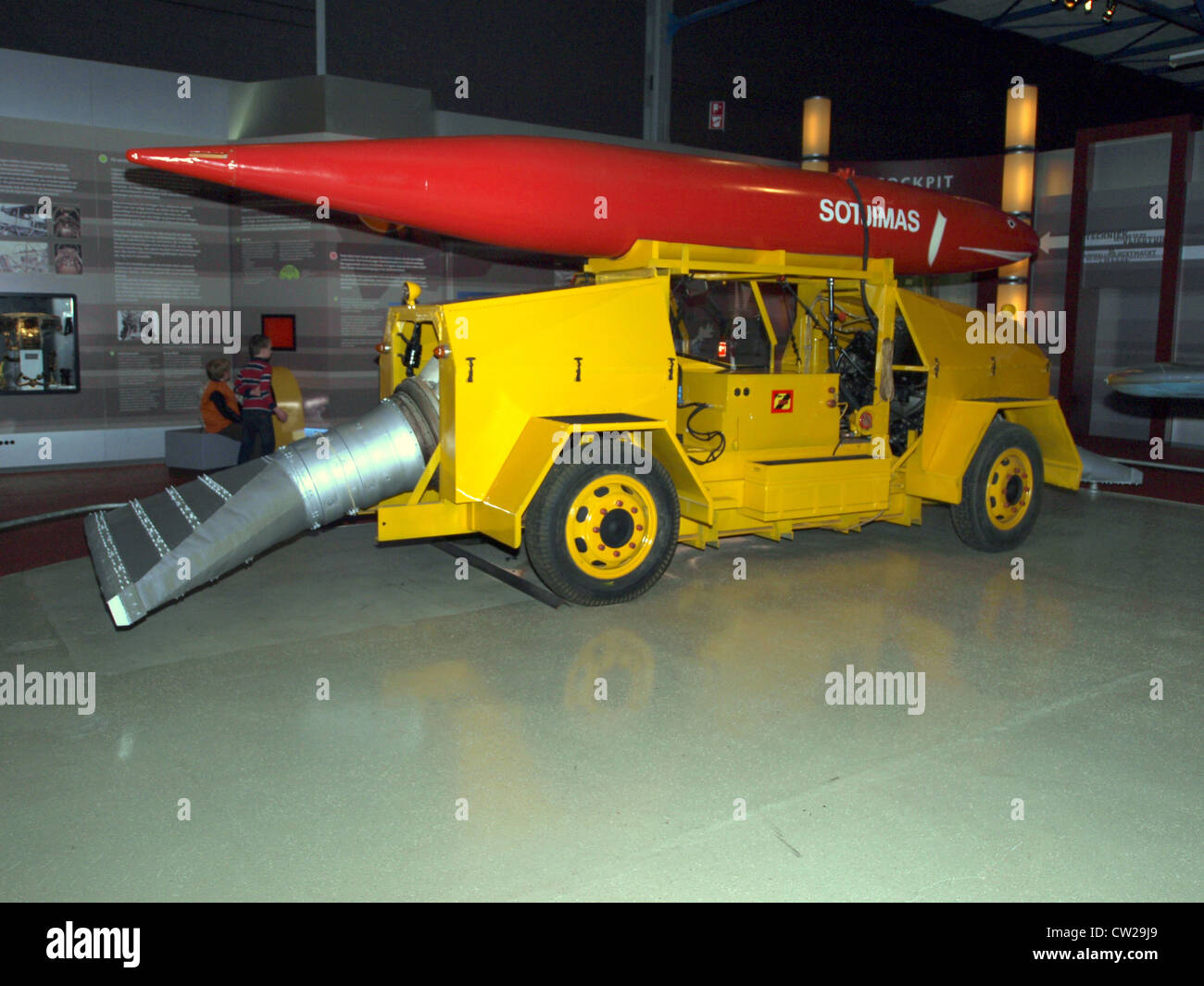 Maintenance of military vehicles hi-res stock photography and images ...