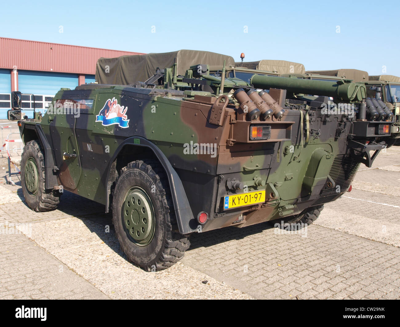 Armored vehicles track hi-res stock photography and images - Alamy