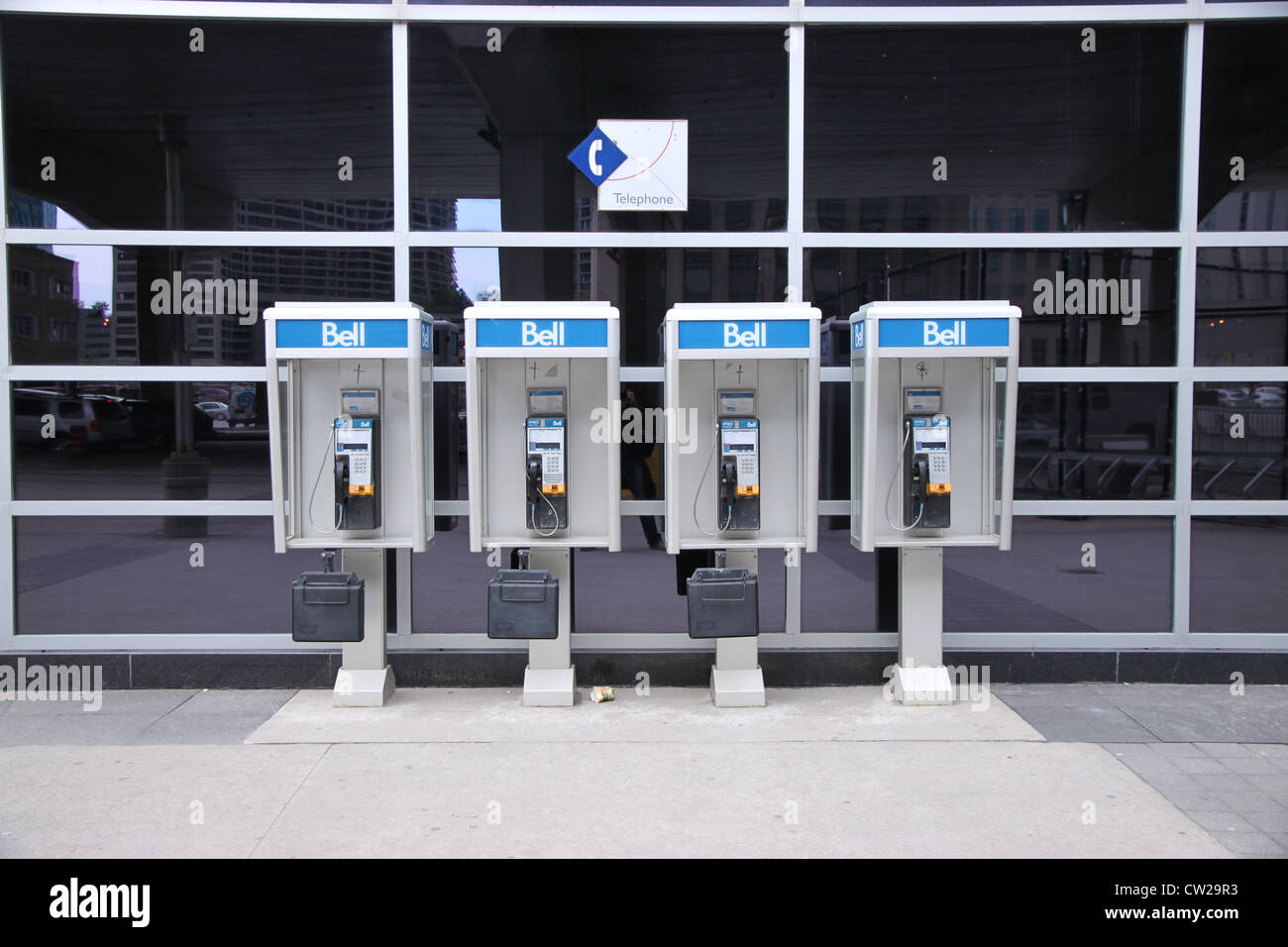 Bell public telephone hi-res stock photography and images - Alamy